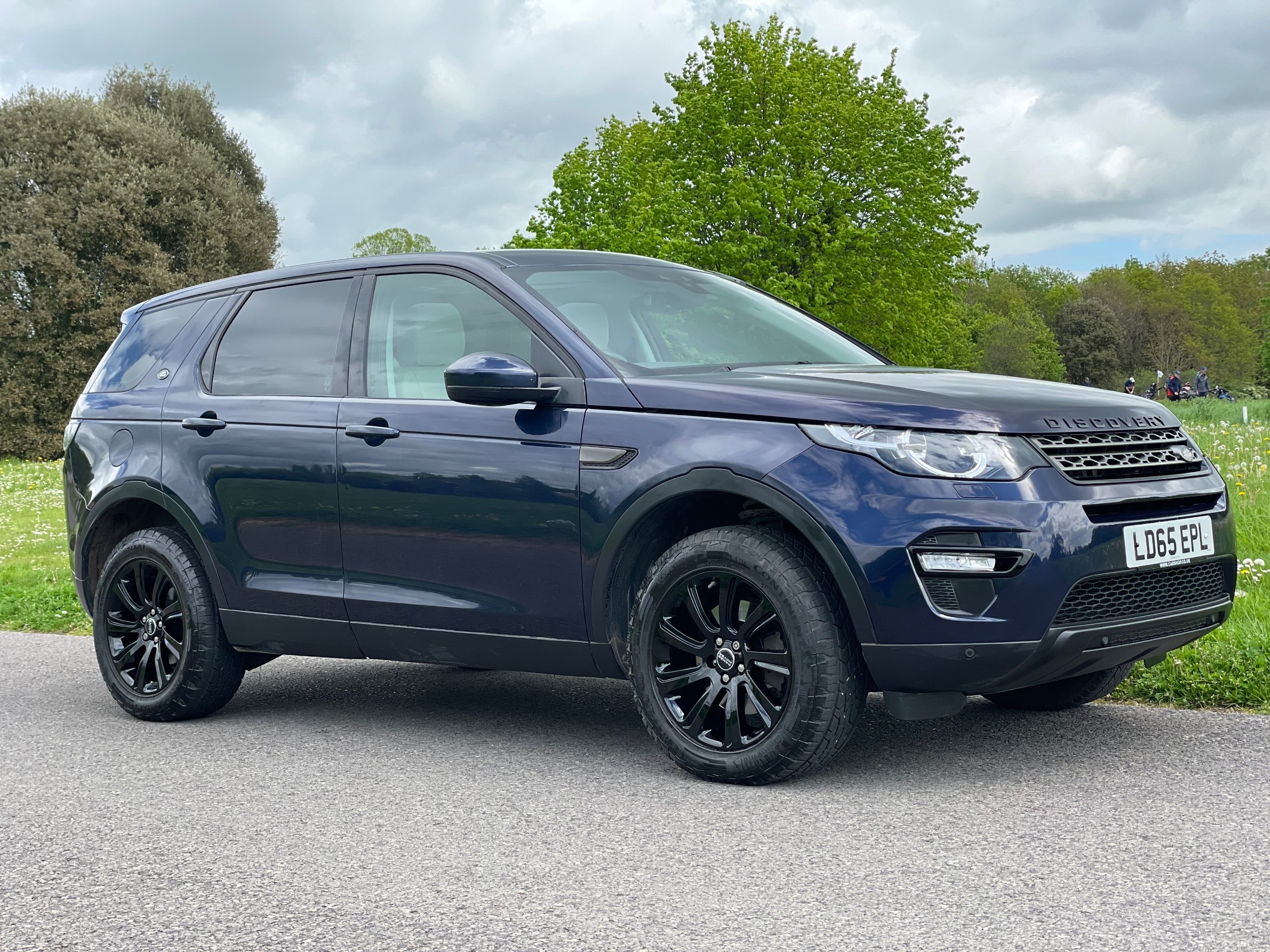Sold 2015 Land Rover Discovery Sport TD4 SE TECH 5-Door, Fareham ...